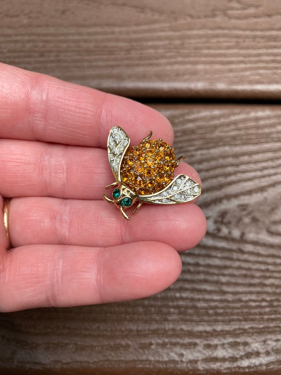 Vintage carolee signed bee - Gem