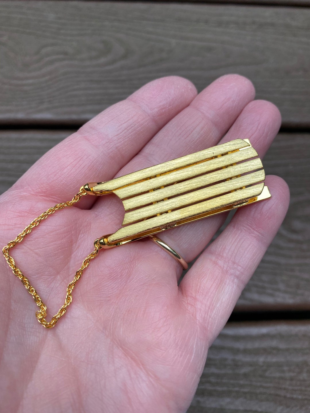 Vintage Jewelry Beautiful Gold Tone Old Fashioned Snow Sled Pin Brooch ...