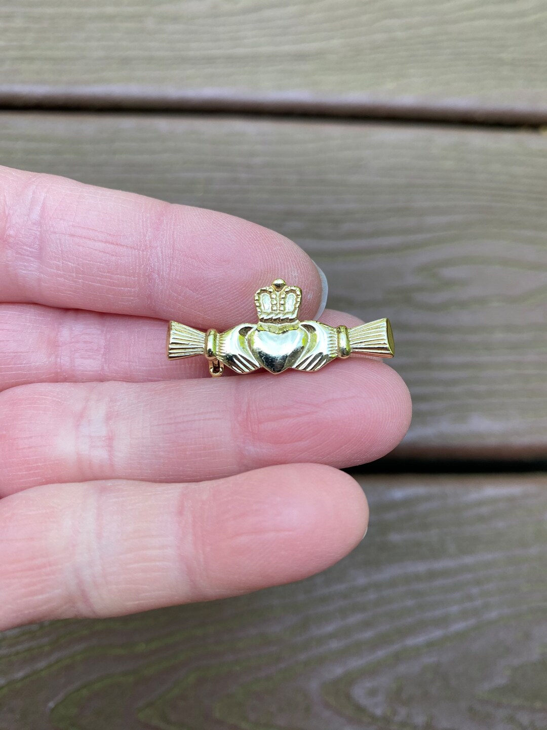 Vintage Jewelry Lovely Gold Tone Irish Claddagh St. Patrick’s Day Pin ...