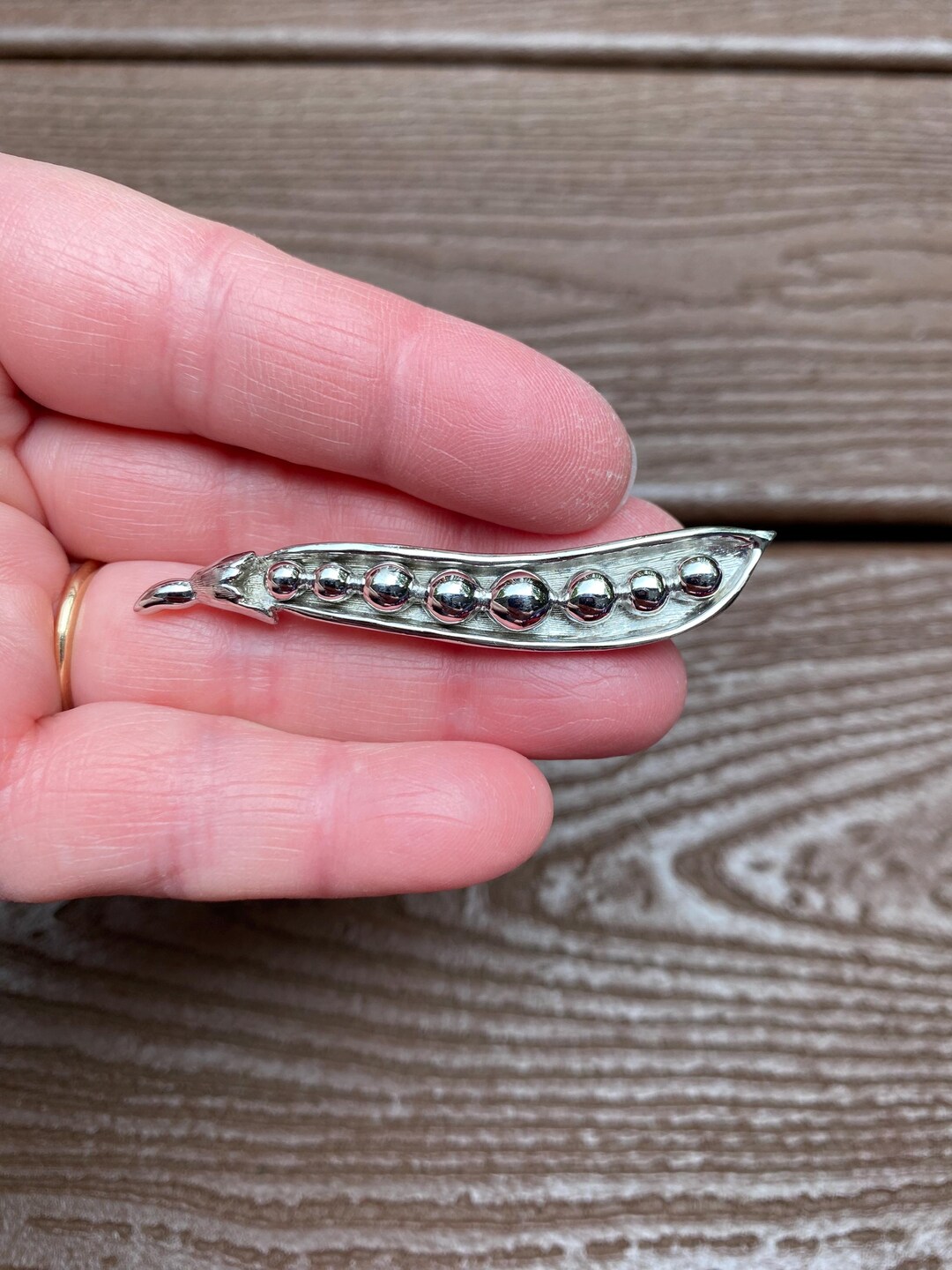 Vintage Jewelry Signed Monet Beautiful Silver Tone Peapod Peas in a Pod ...