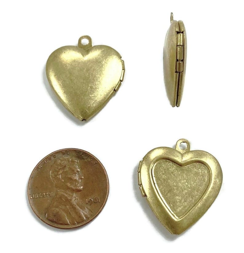 6 Vintage Patina Brass Heart Shape Front Inset Center 20mm. Pendant ...