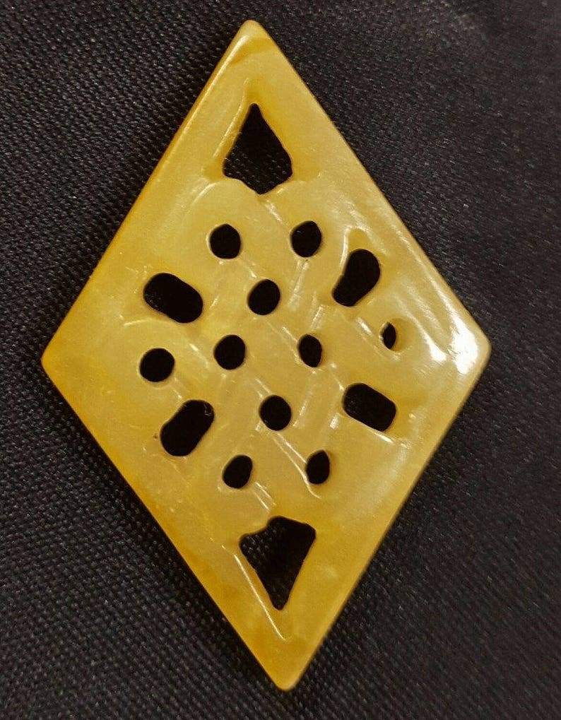 Genuine Yellow Jadeite Chinese Jade 38x26mm. Endless Eternal Knot ...