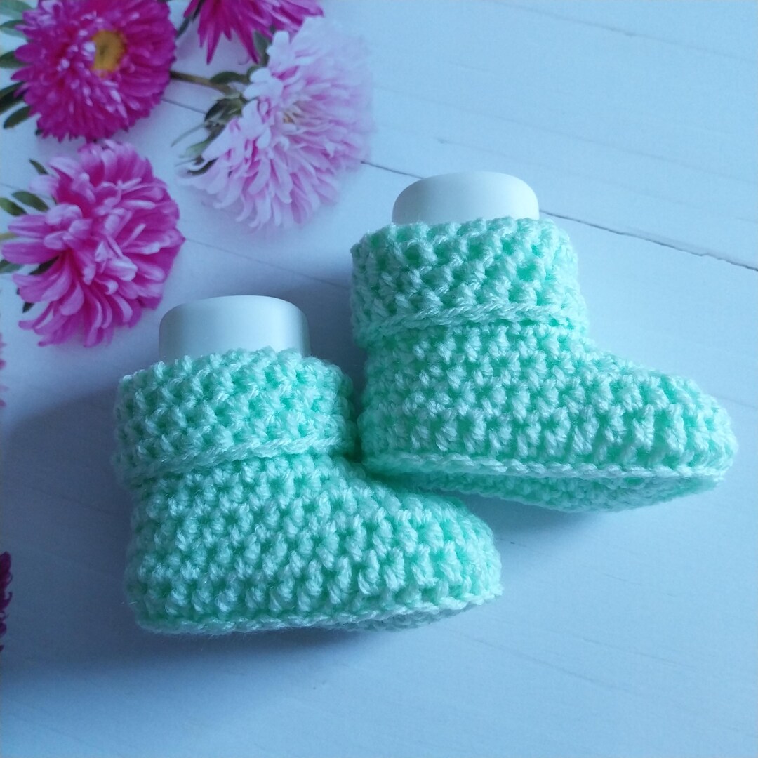 Spring Green Crochet Baby Booties, Gender-neutral Cot Shoes, Newborn ...