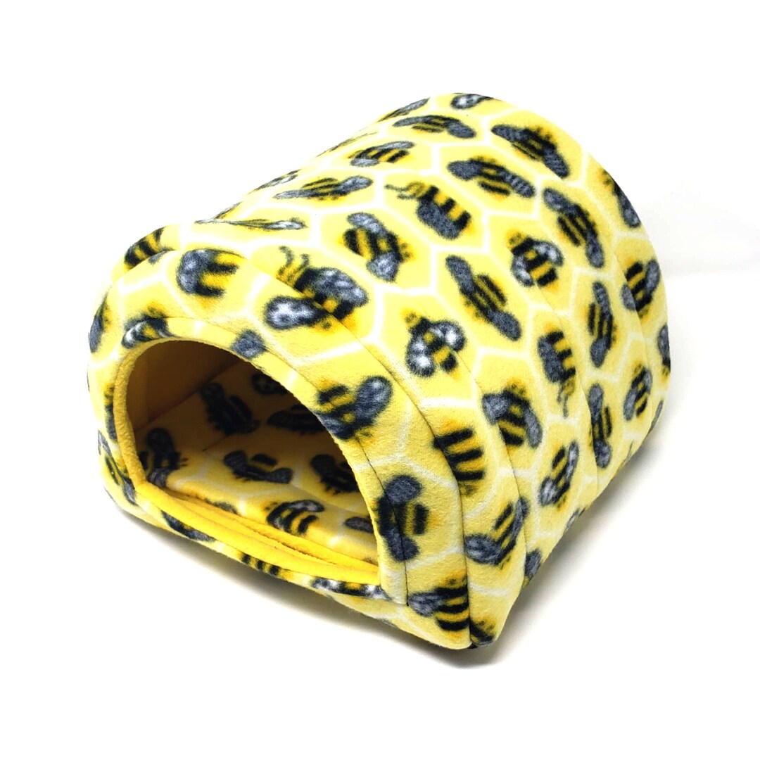 Busy Bees Hidey Hut for Small Pets - Guinea Pig, Ferret, Rat ...