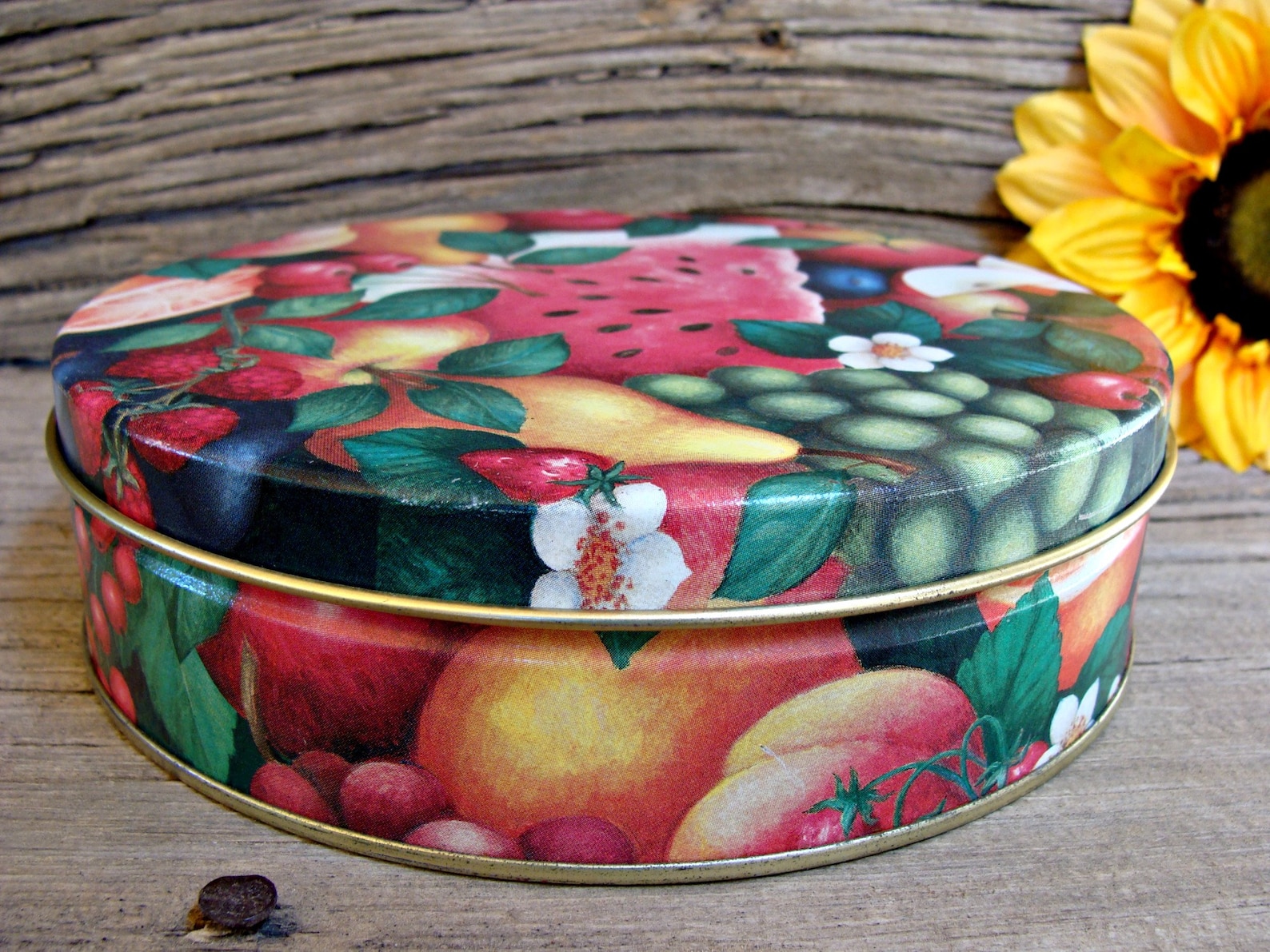 Vintage / Fruit Tin / Watermelon / Round / Small / 6 1/2 - Etsy