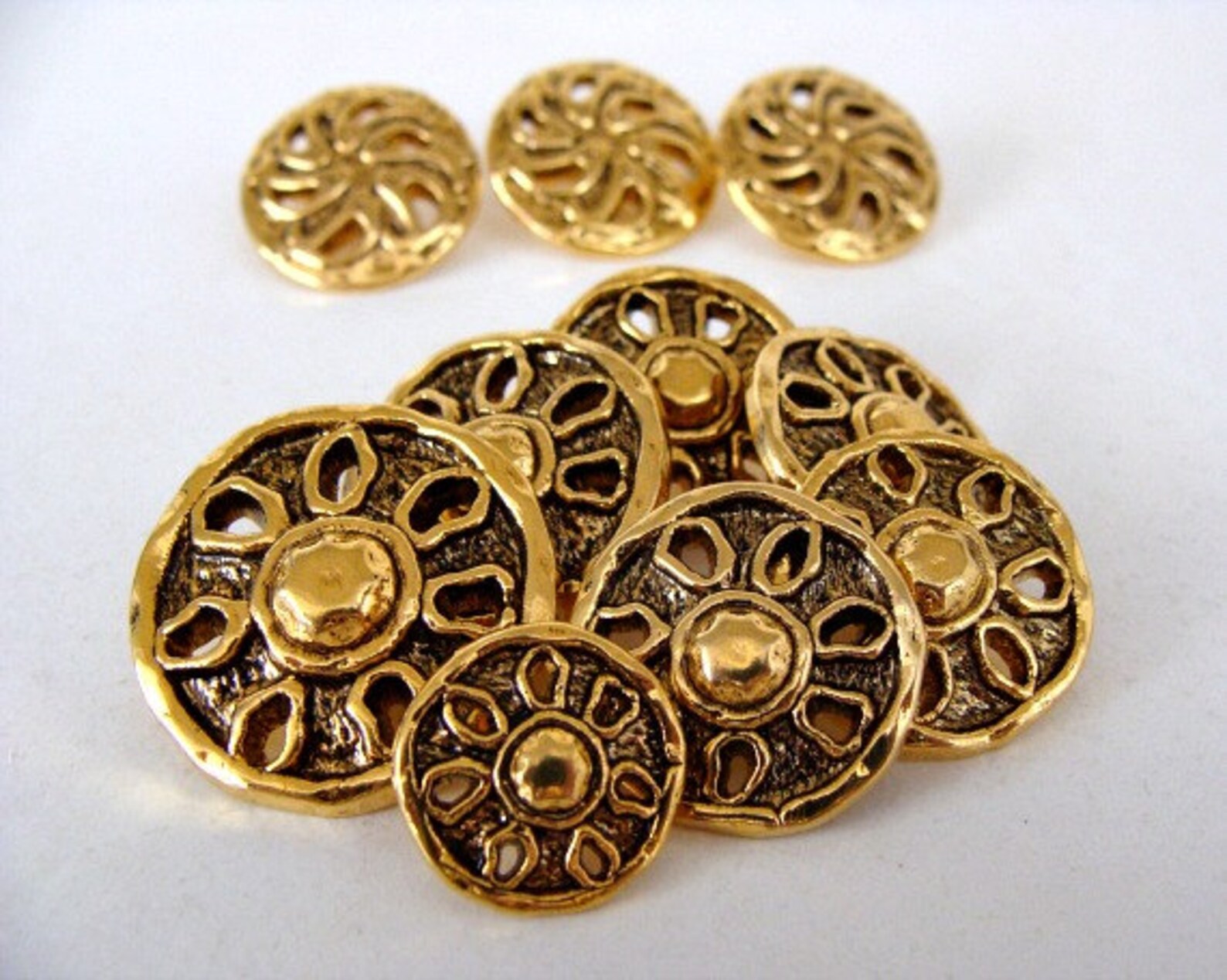 10 Shiny Gold Toned Buttons Filigree Destash | Etsy