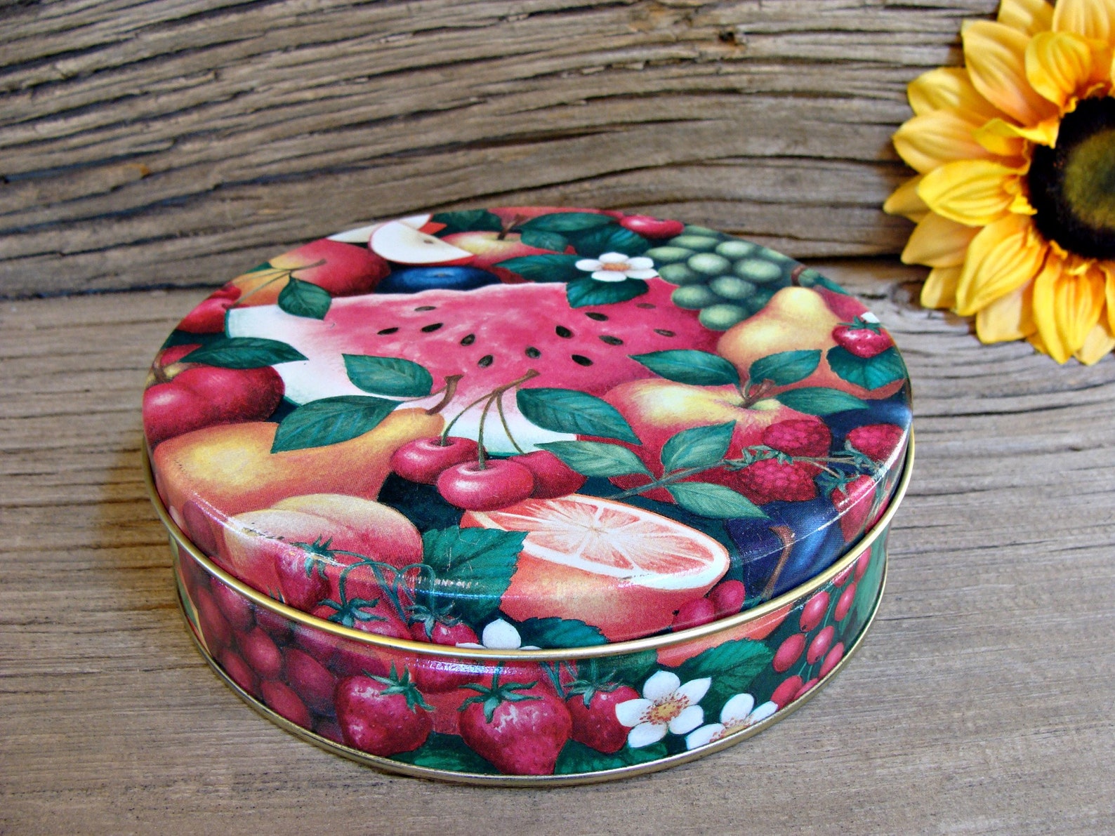 Vintage / Fruit Tin / Watermelon / Round / Small / 6 1/2 - Etsy