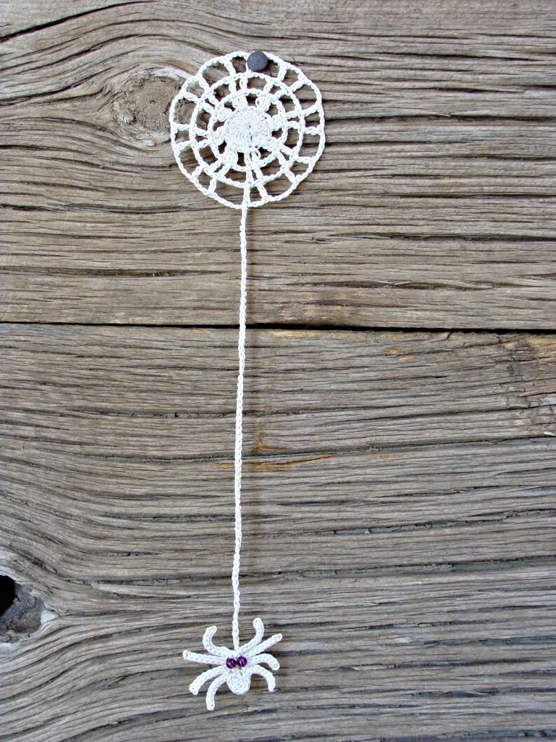 Spider Bookmark / Handmade / Book Lover Gift / Crochet / Color - Etsy