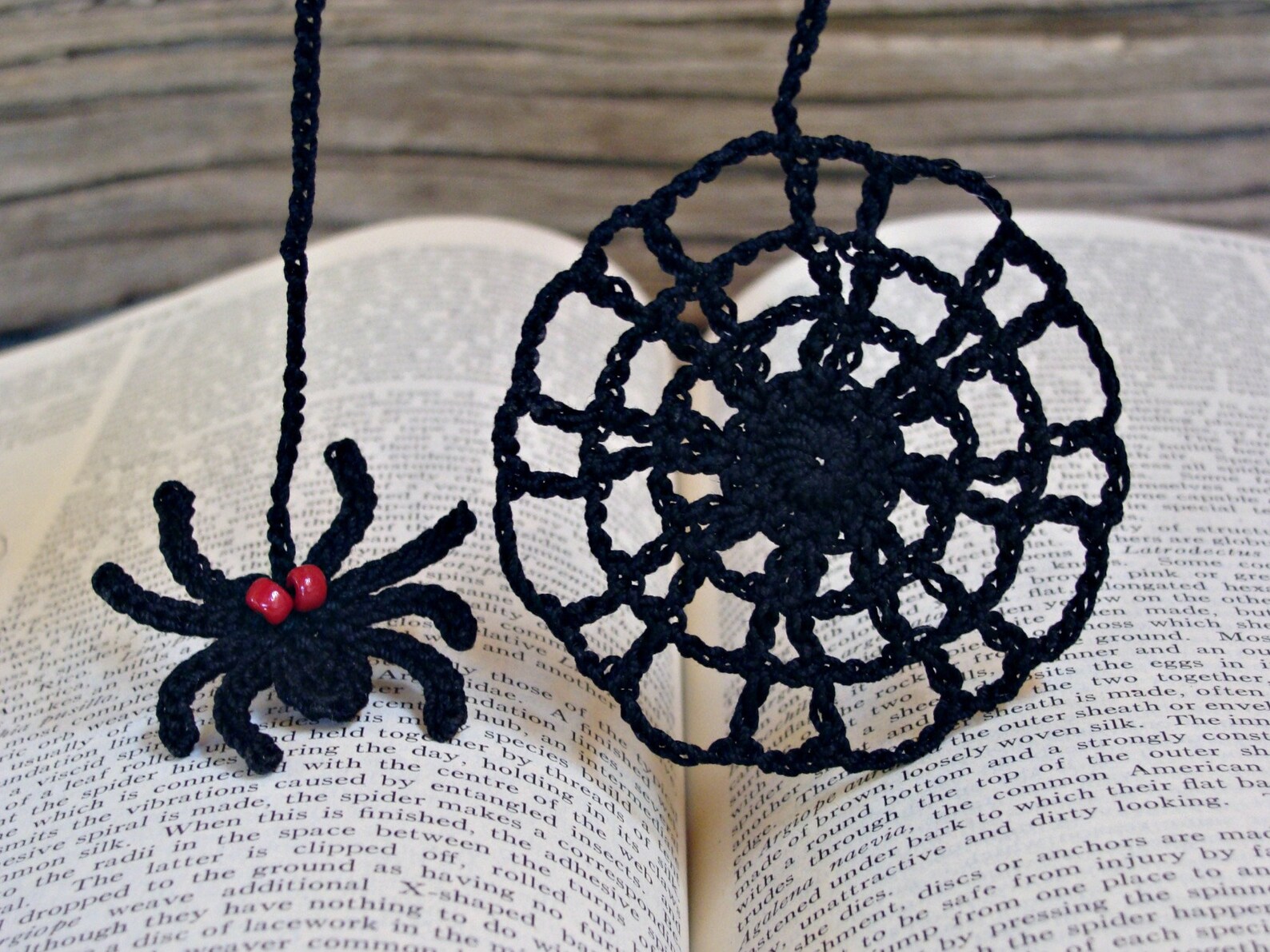 Spider Bookmark / Handmade / Book Lover Gift / Black Widow / - Etsy