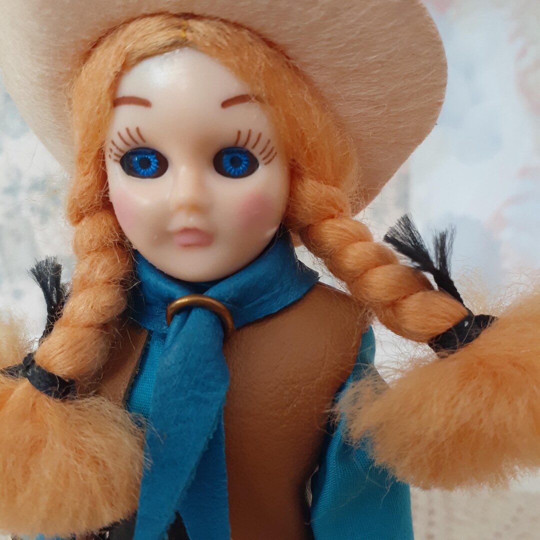 Vintage / Carlson Dolls / Cowgirl Doll With Stand / Open & Close Sleepy ...
