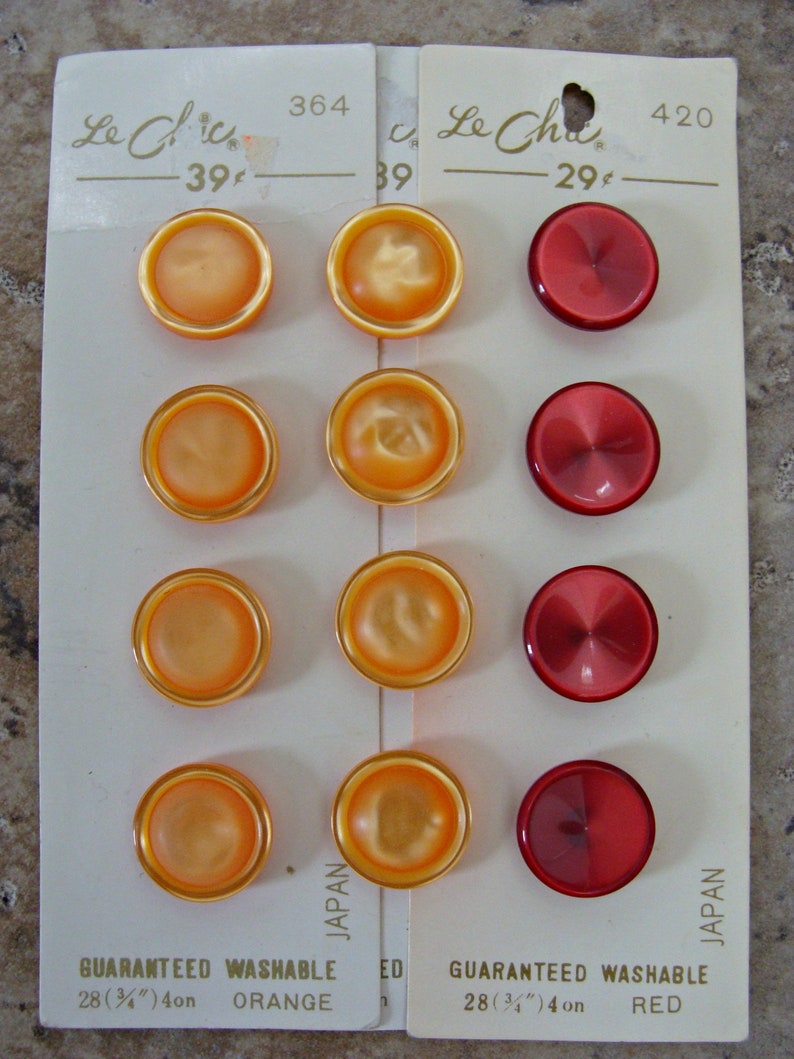 1970s / Le Chic / Buttons on Card / B. Blumenthal & Co, New York, NY ...