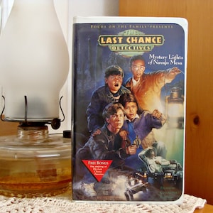 1994 / VHS / Last Chance Detectives / Mystery Lights of Navajo Mesa ...
