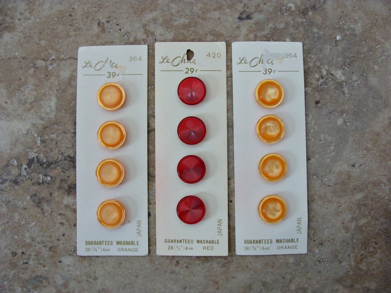 1970s / Le Chic / Buttons on Card / B. Blumenthal & Co, New York, NY ...