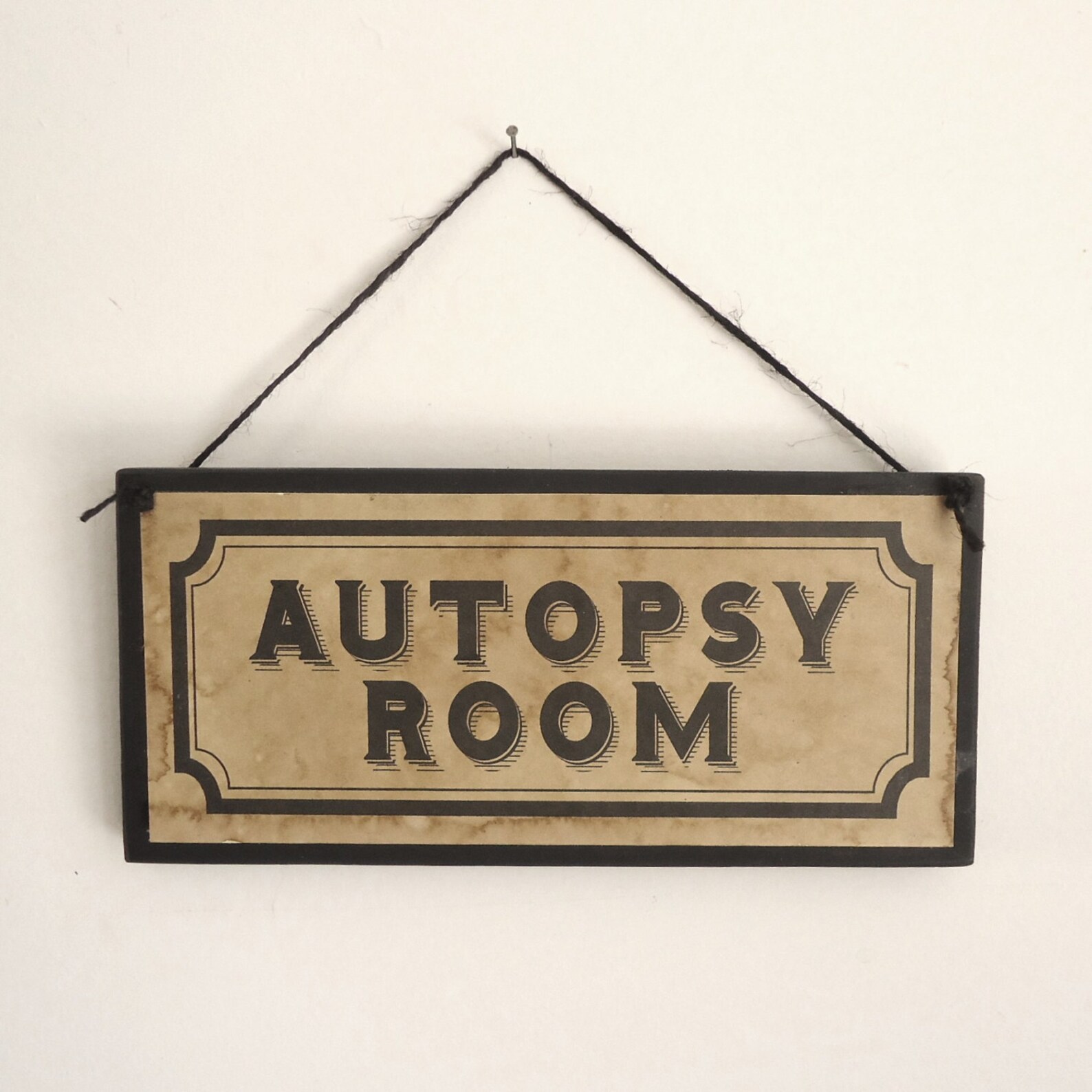 Autopsy Room Halloween Morgue Haunted House Sign, Creepy Asylum Photo ...