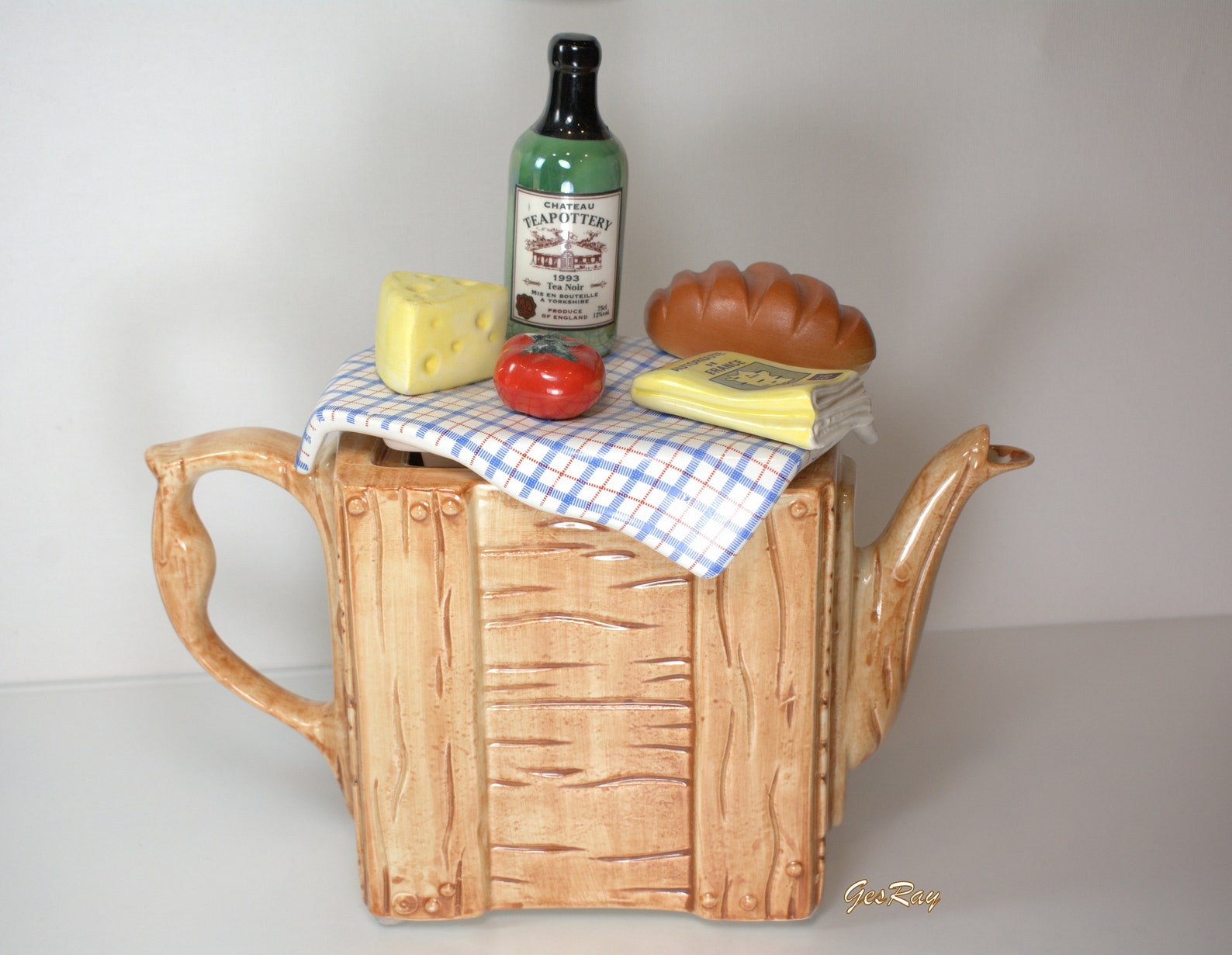 TEAPOTTERY SWINESIDE Design English Teapot Wine Rack Tea Pot, England ...