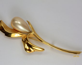 Marvella Brooch - Etsy