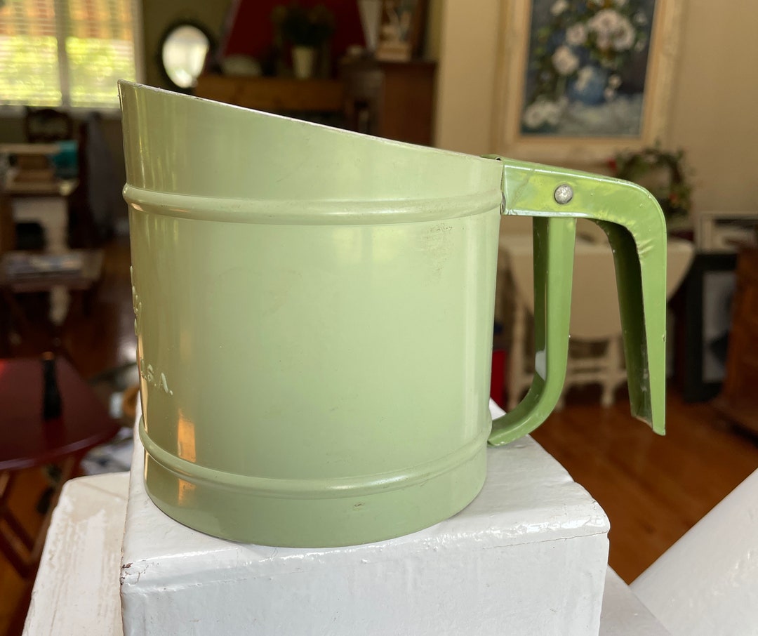 1940s/50s Art Deco Green Foley's Sifter / Pale Avocado Green / CLEAN ...