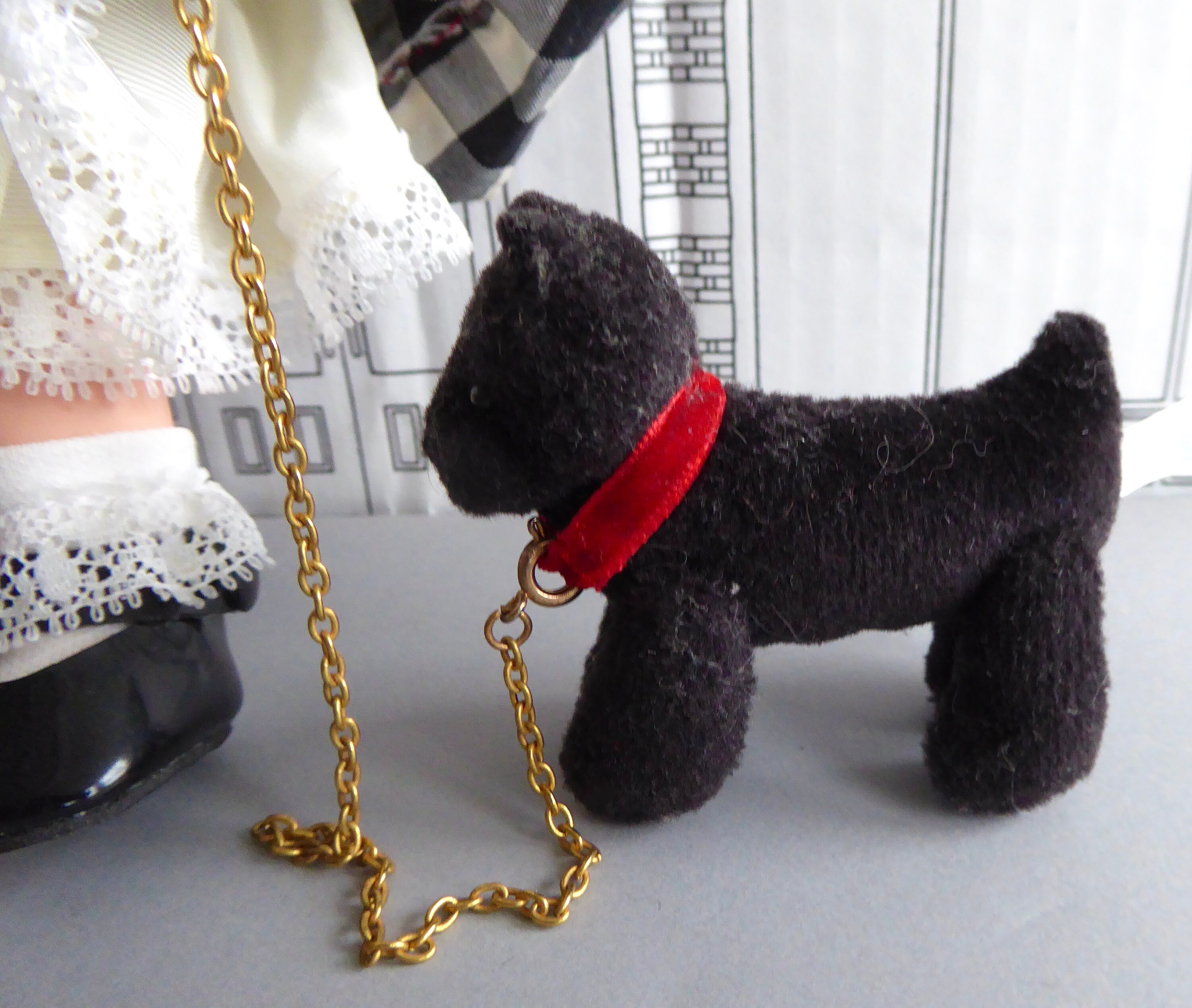 Vintage MADAME ALEXANDER DOLL - "puppy Love", an 8in/20cm Doll in a ...