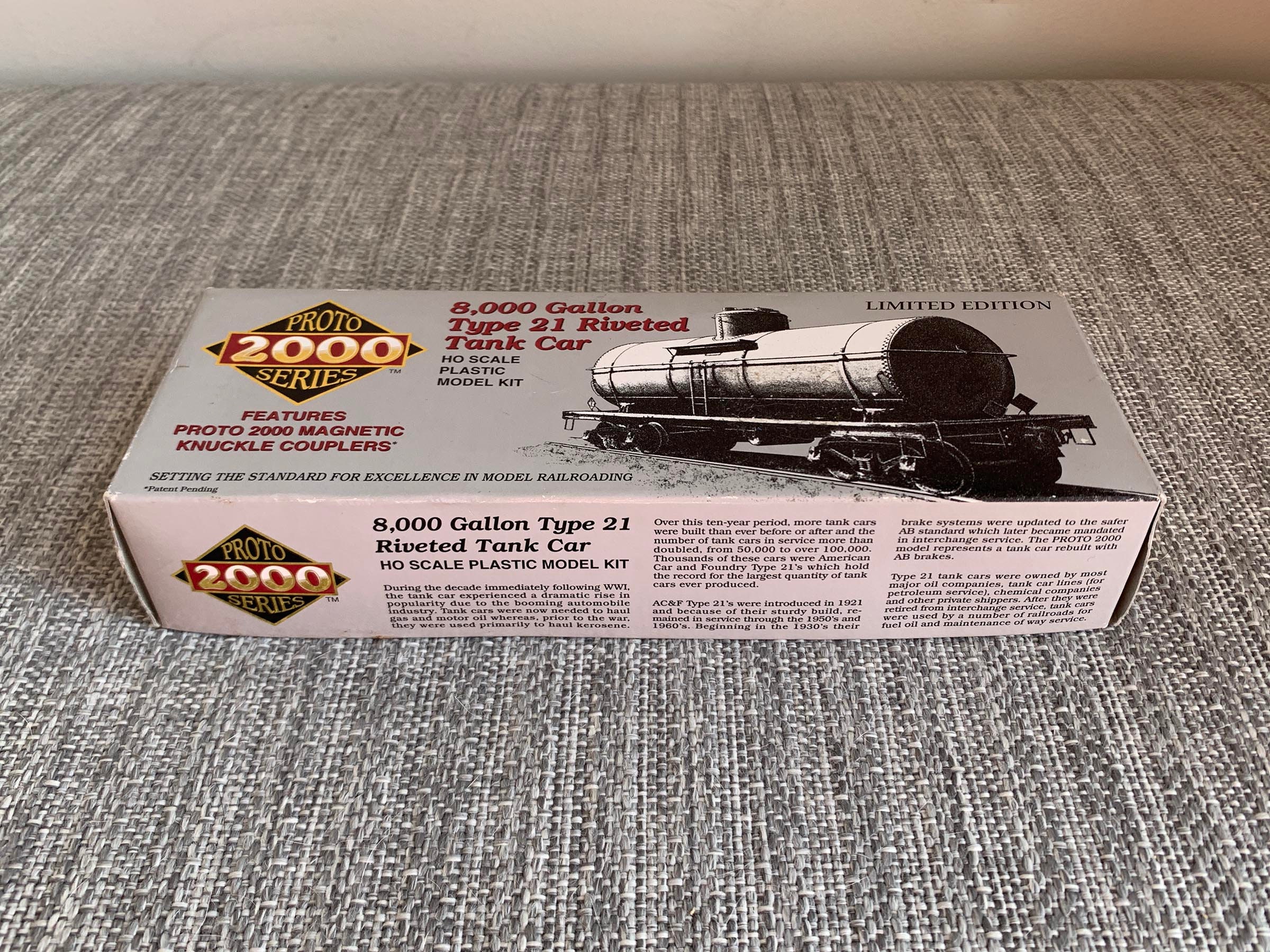 Proto 2000 Series HO Scale 8000 Gallon Type 21 Riveted Tank Car Kanotex ...