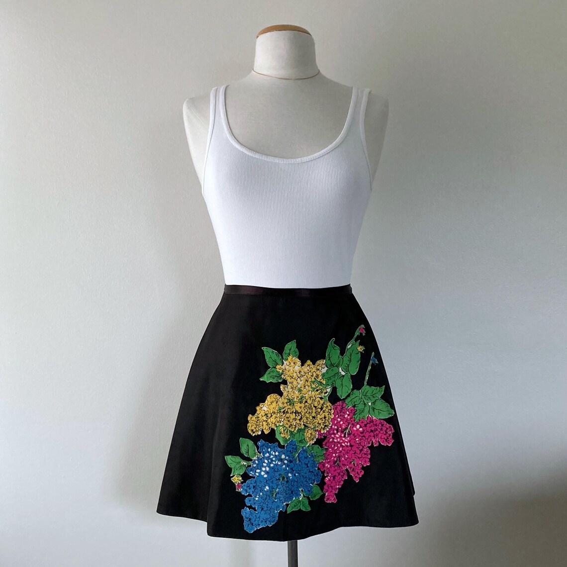 40s Half Apron Vintage Black Floral 50s Apron With Appliqué Flowers ...