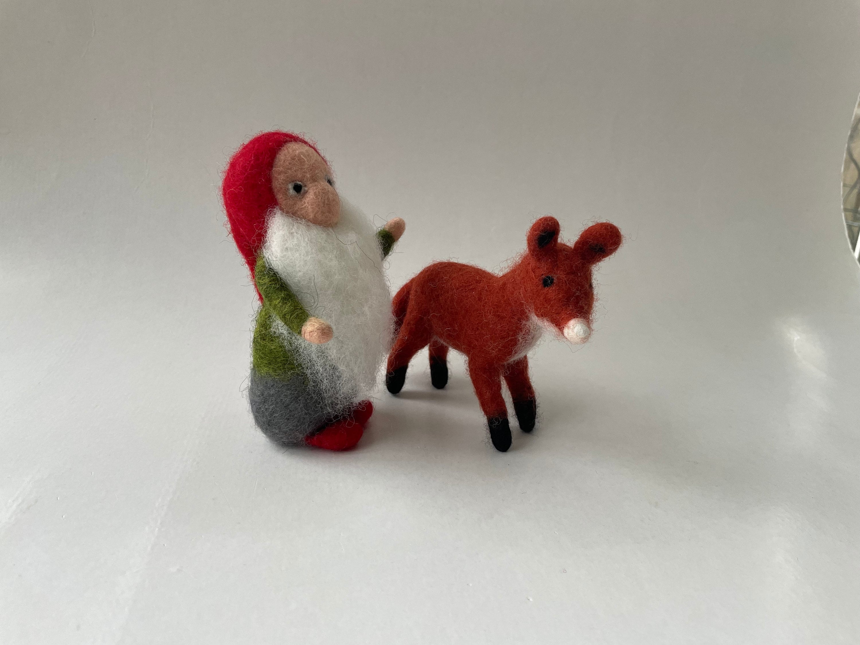 Tomte und der Fuchs gefilzt.Filz,Waldorf-art.Märchen.Jahreszeitentisch ...