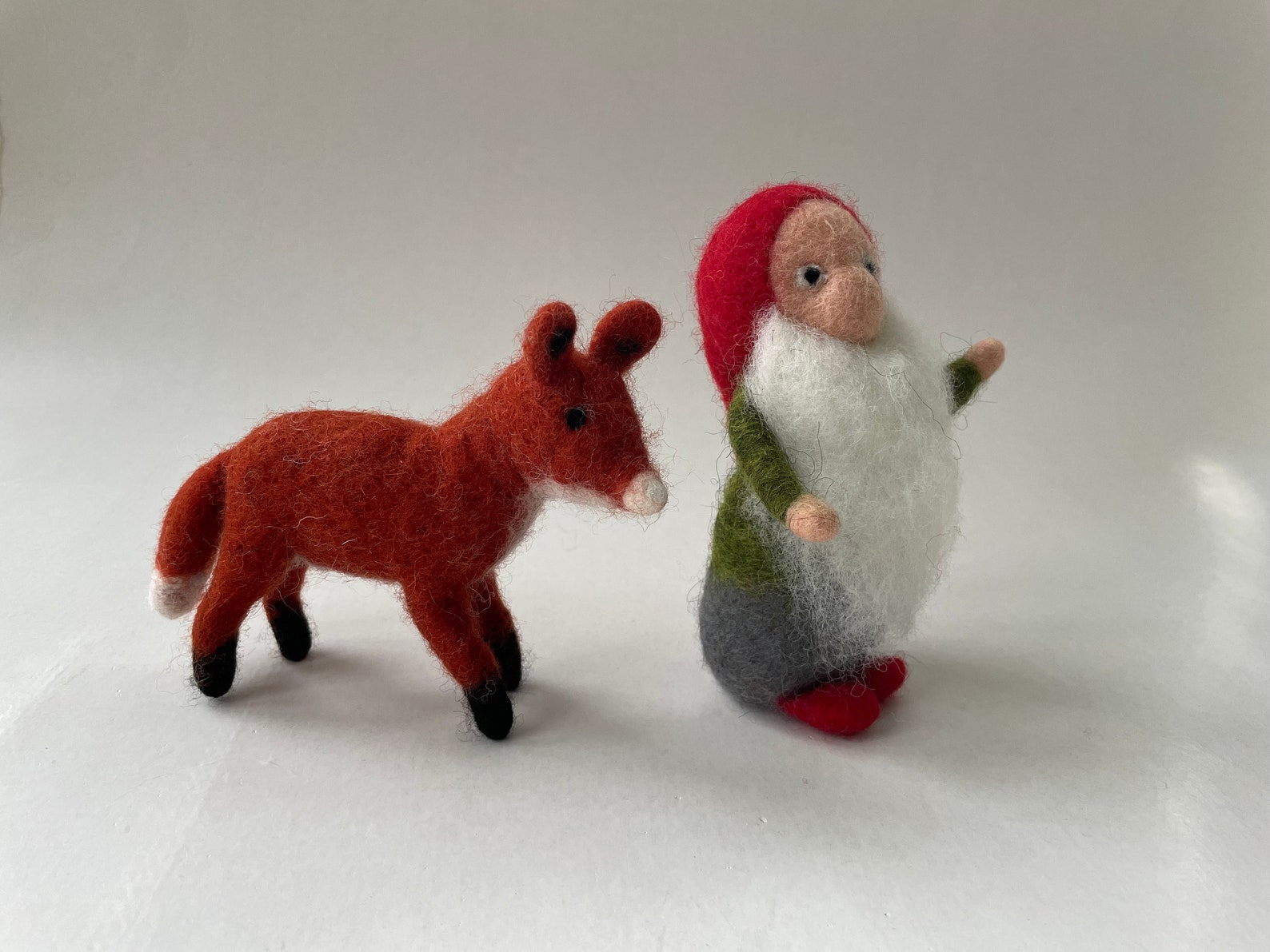 Tomte und der Fuchs gefilzt.Filz,Waldorf-art.Märchen.Jahreszeitentisch ...
