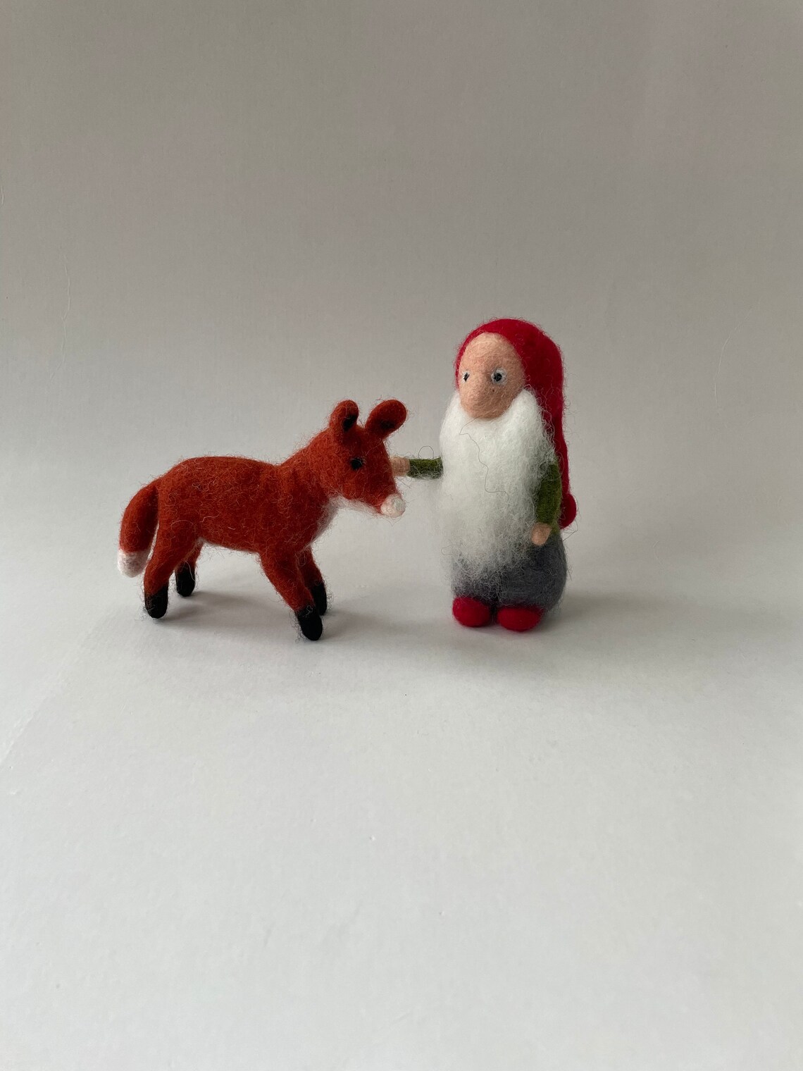 Tomte und der Fuchs gefilzt.Filz,Waldorf-art.Märchen.Jahreszeitentisch ...