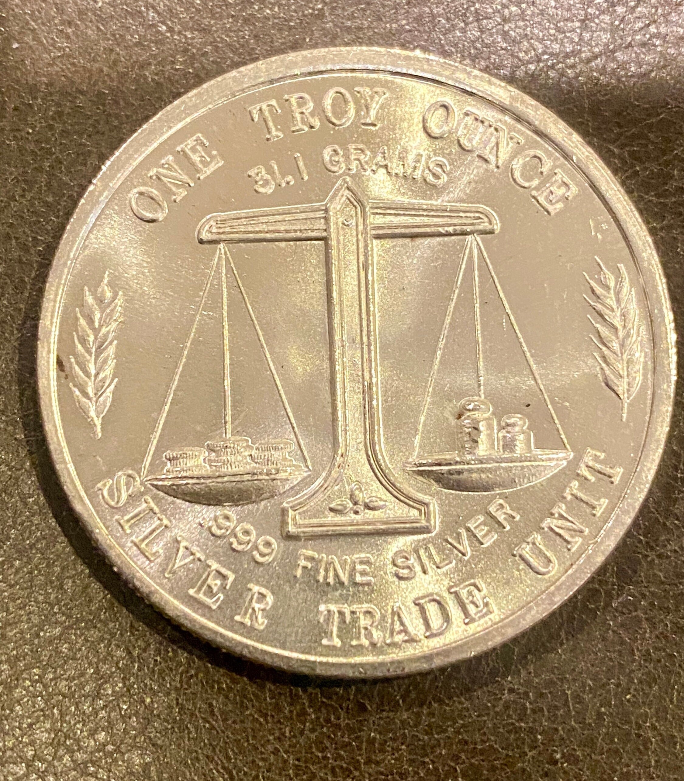 Vintage 1980s Silver Trade Unit: 1 Troy Oz .999 Fine Silver Eagle Round ...