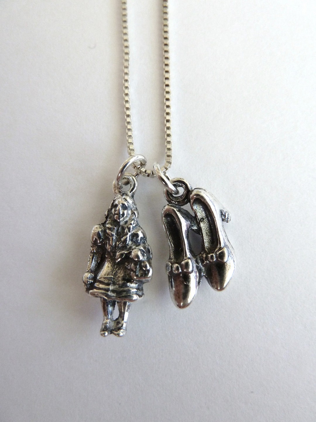 Sterling Silver Wizard of Oz Dorothy and Ruby Slippers Necklace - Etsy