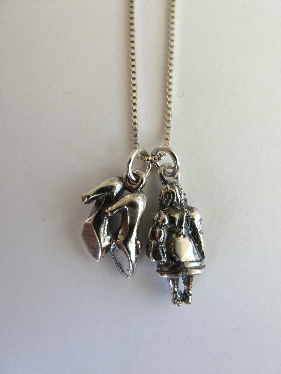 Sterling Silver Wizard of Oz Dorothy and Ruby Slippers Necklace - Etsy