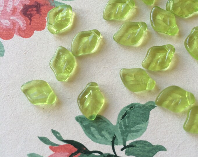 Vintage Glass Leaves, Feminine Glass Drops, Peridot Glass, 10x7mm ...