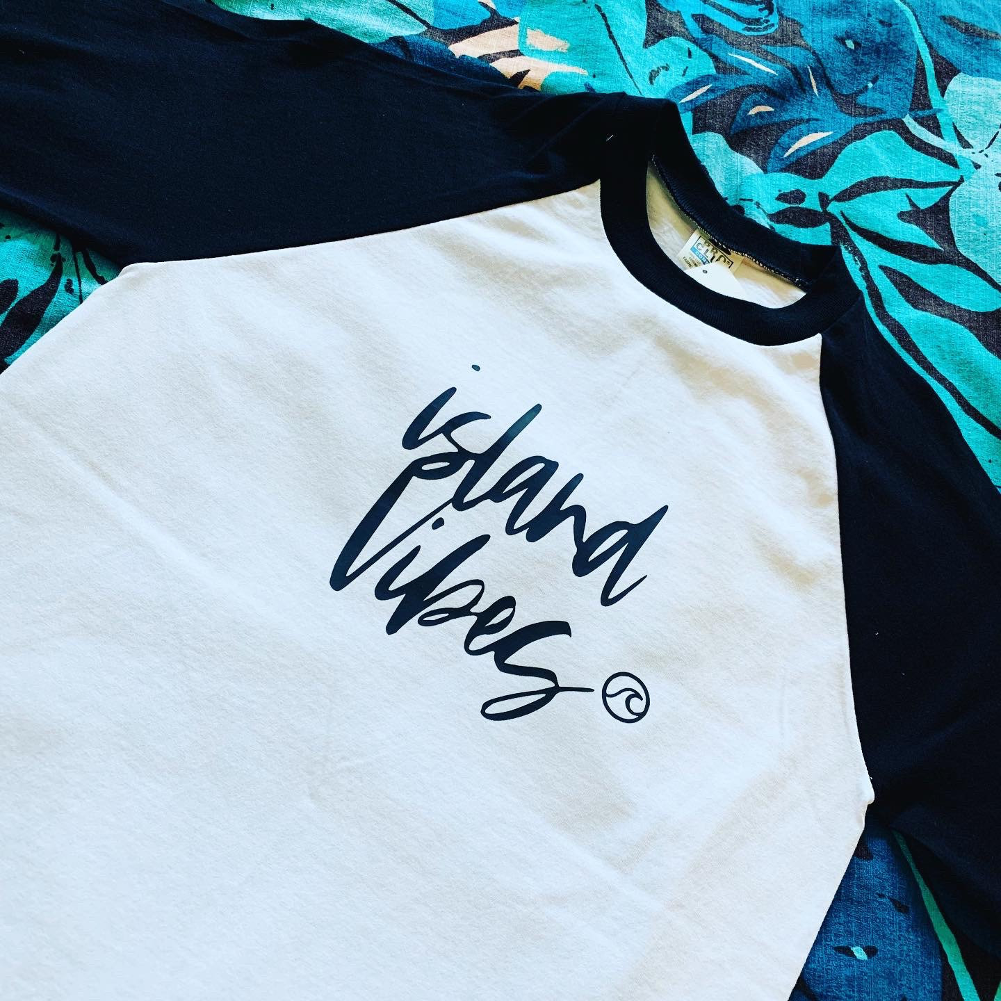 Unisex Island Vibes T-shirts - Etsy.de