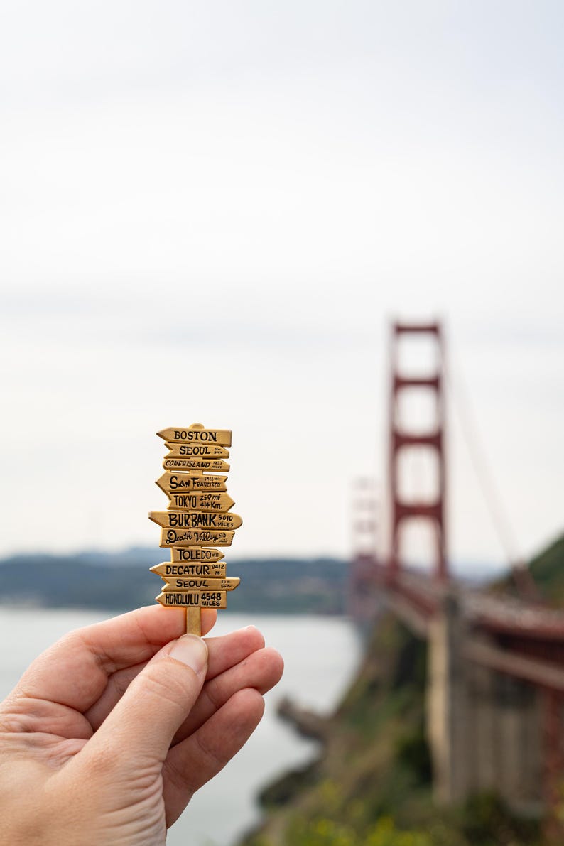 4077 M*A*S*H Signpost Pin - Etsy
