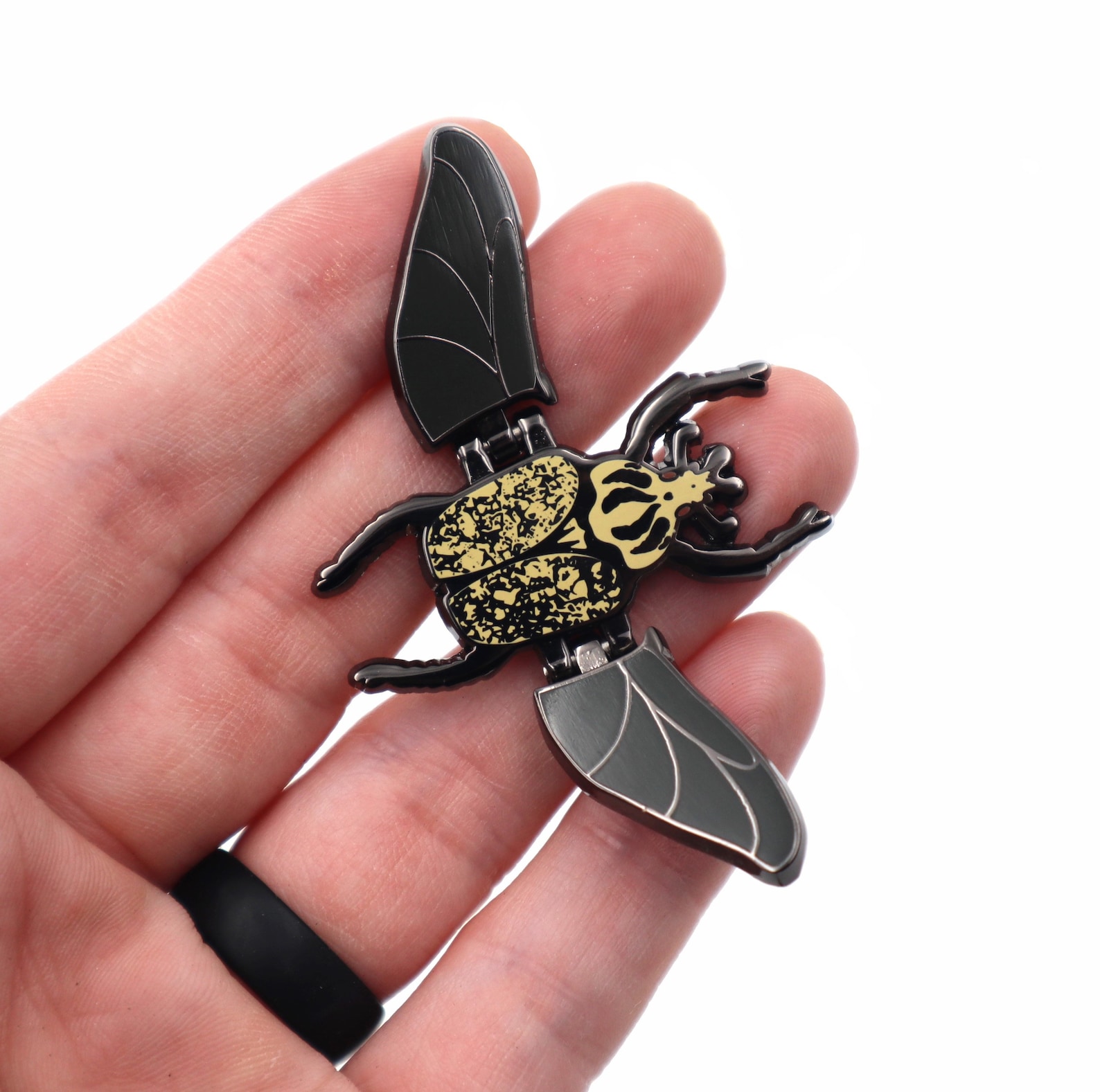Moving Wing Goliath Beetle Enamel Pin - Etsy