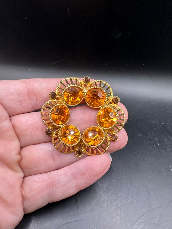 Vintage Circle Pin Gem