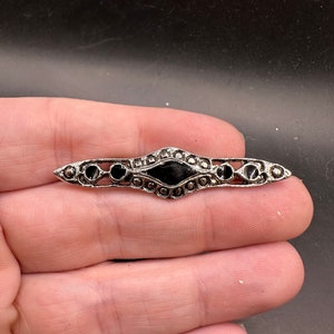 Vintage Enamel Victorian Style Bar Pin - Etsy