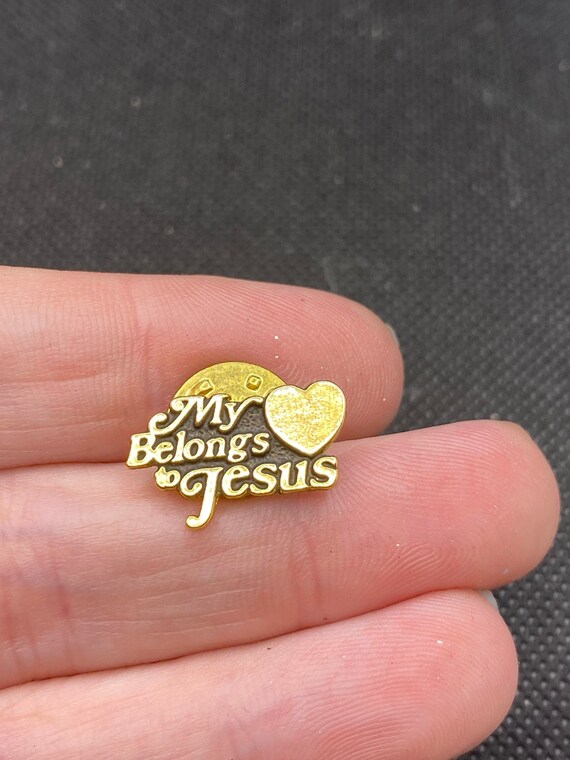 Vintage Love Jesus Pin - Gem