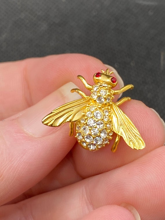 Small vintage bee pin, green bee pin, faux pearl bee … - Gem