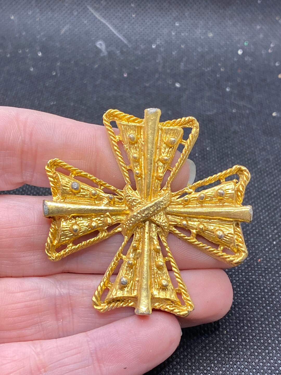 Vintage Renaissance Royal Style Pin - Etsy