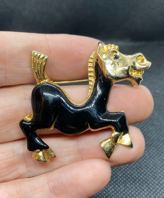 Vintage Smiling Laughing Horse Donkey Pin - Gem