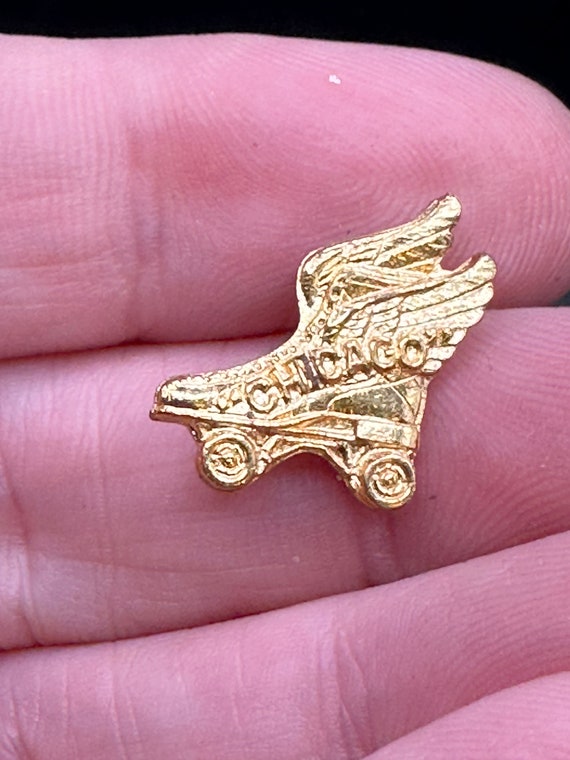 vintage chicago rollerskates - Gem