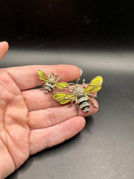 Vintage Bumblebee Wasp Pin by Napier - Gem