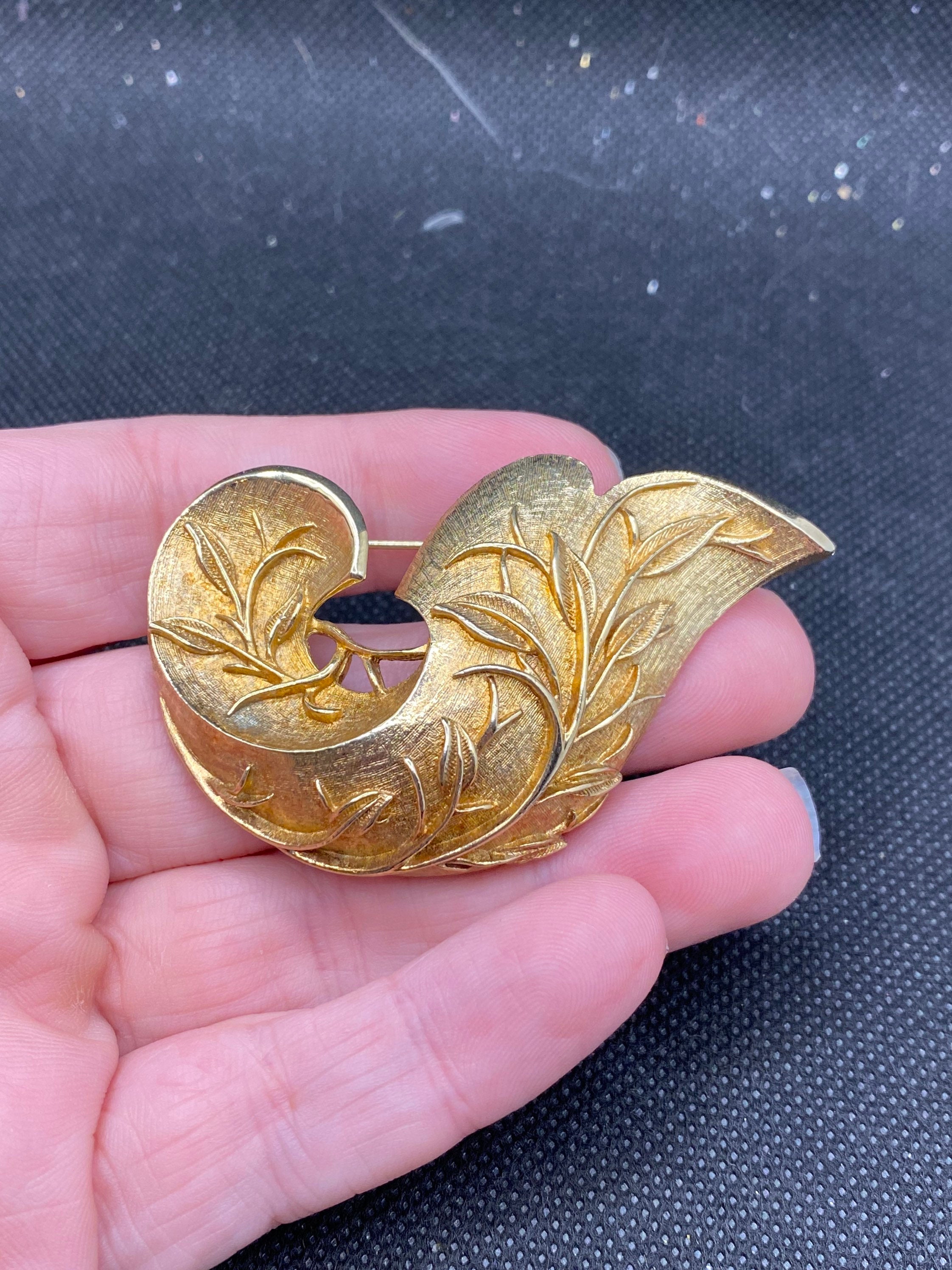 Vintage Leaf Pin by Sarah Coventry - Etsy
