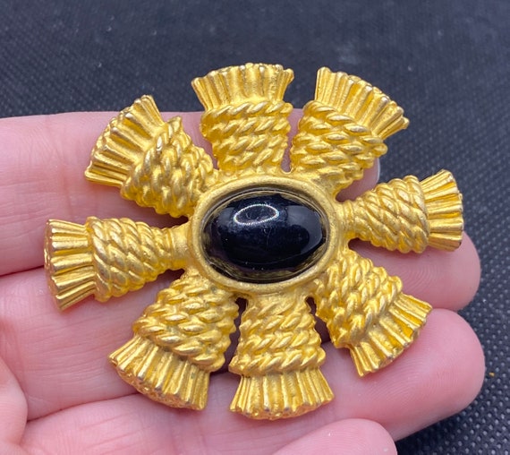 Vintage Renaissance Royal Style Pin | Etsy