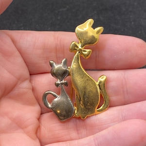 Vintage Mod Hip Cat Wearing Bow Tie Pin - Etsy