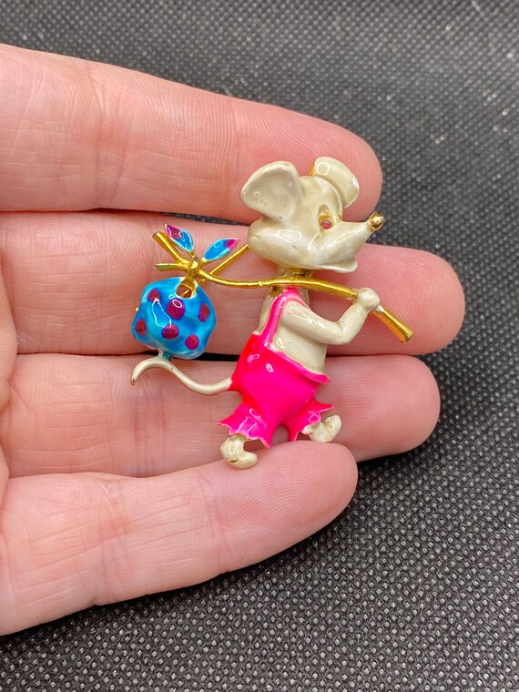 vintage enamel mouse with - Gem