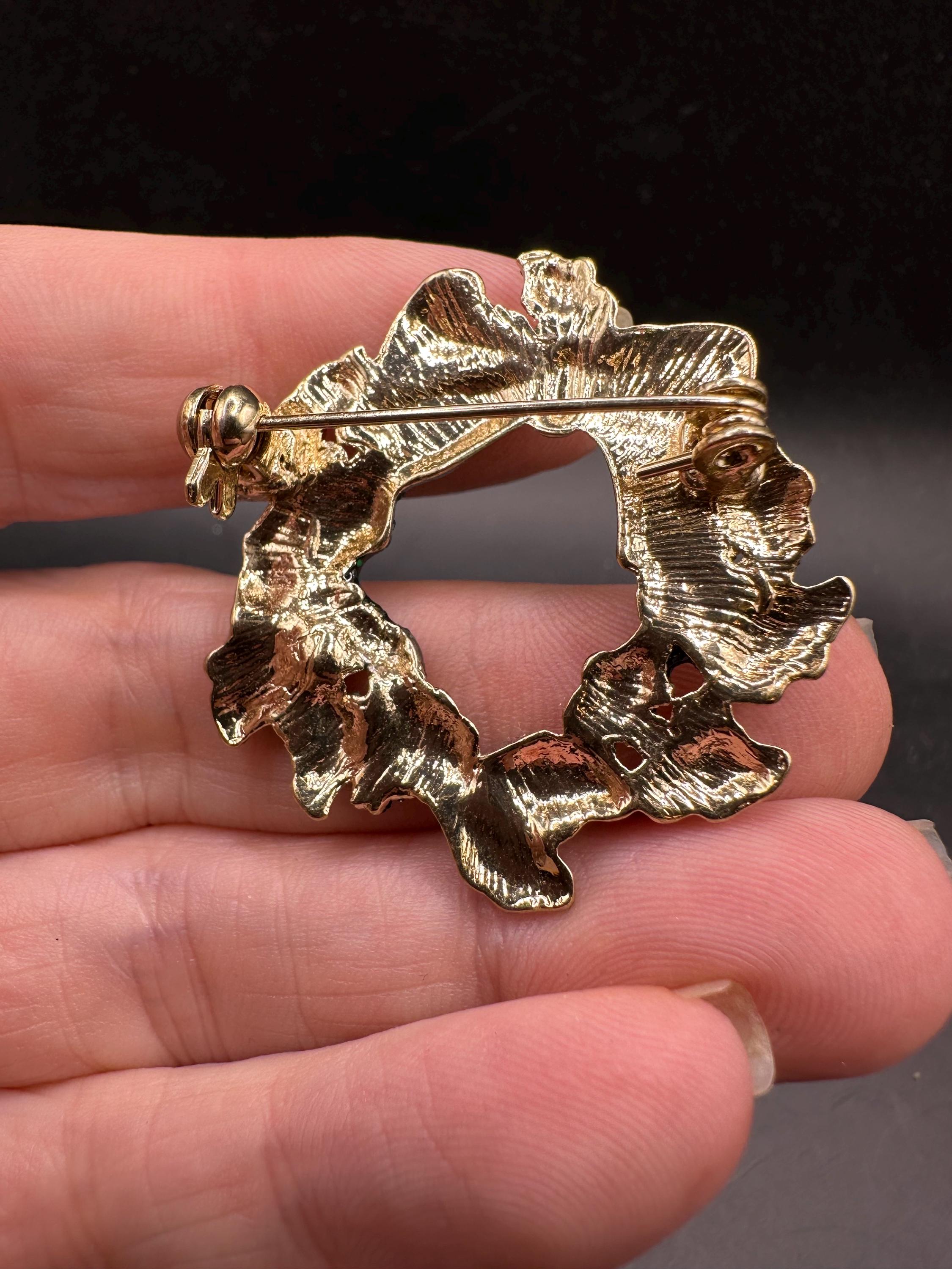 Vintage Christmas Wreath Pin - Etsy