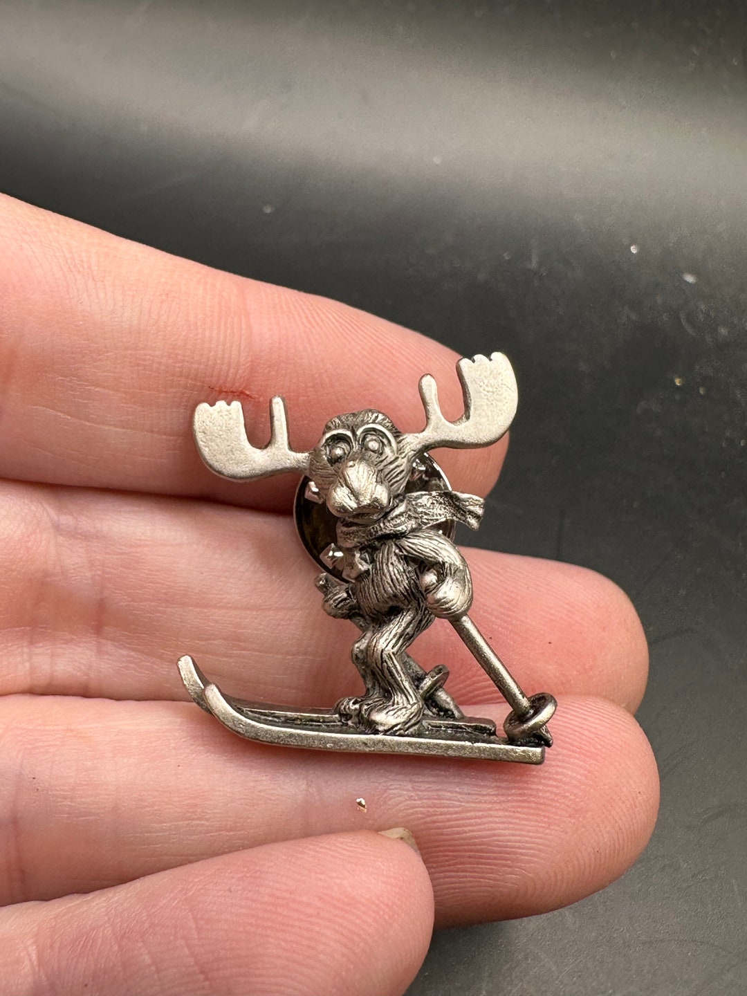 Vintage 1996 MARK ELLIOT SCHWABE Moose Skiing Pin - Etsy