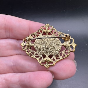 Vintage Victorian Style Pin - Etsy
