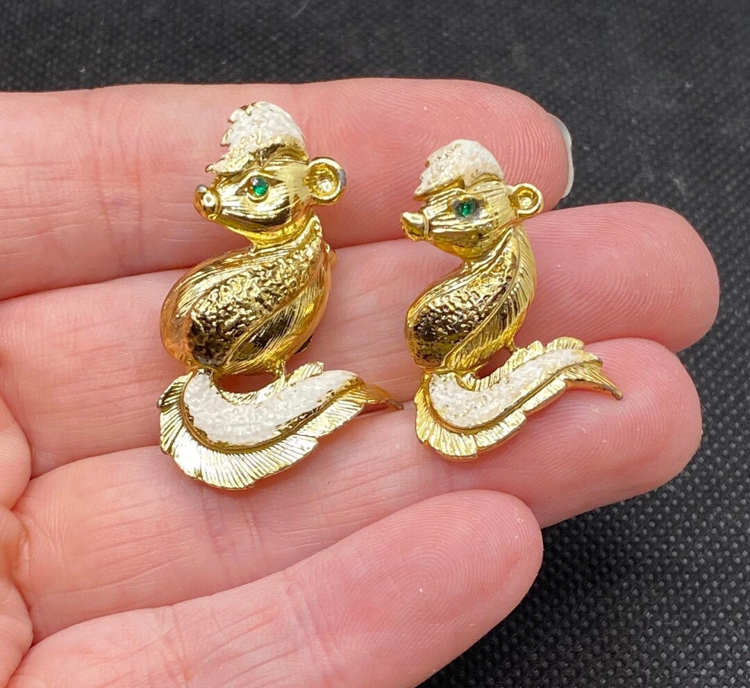 Vintage Skunk Scatter Pins by Gerrys - Etsy